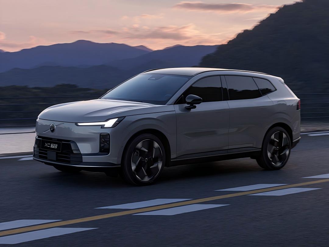 沃尔沃XC70全球首发：续航超1200km的豪华混动SUV 预售29.99万起 - 牛新网